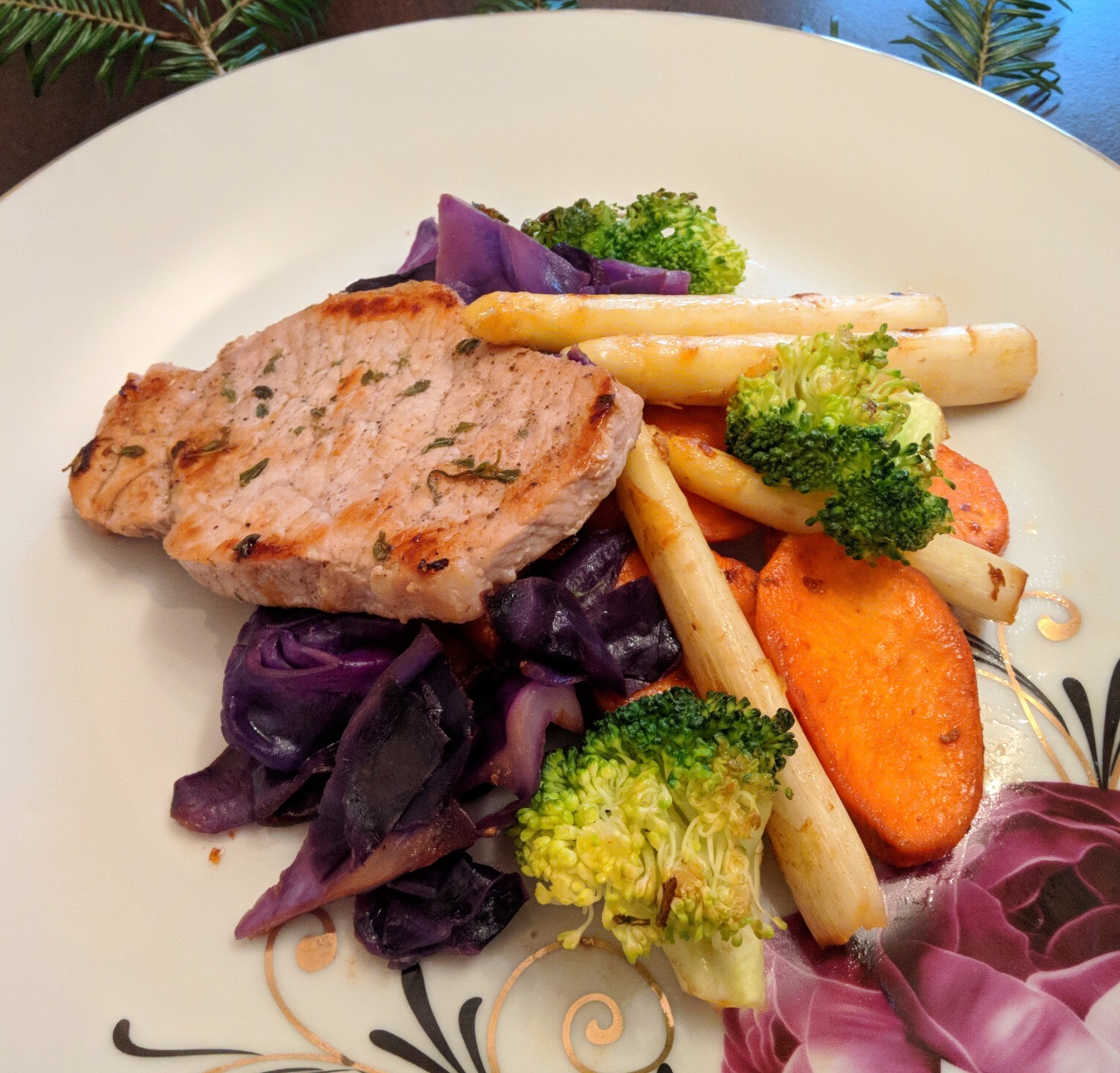 Cotlet de porc cu legume sote - Nutriție cu Roxi